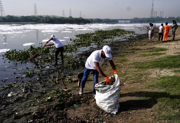 Cleanliness Drive along the Yamuna | EverythingAboutWater